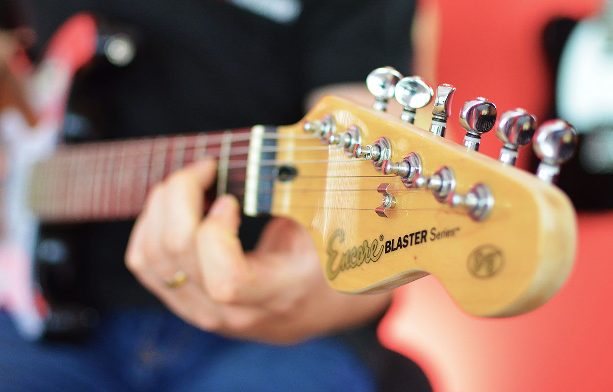 Encore Electric Guitar Lessons